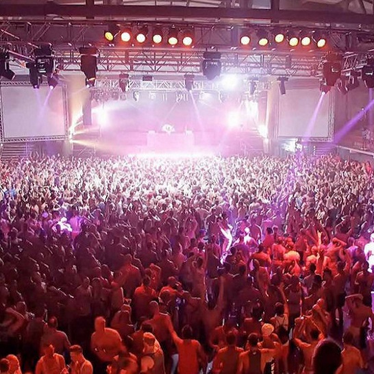 Tour Gay En Barcelona Ruta Mágica De Noche Barcelona Costa De